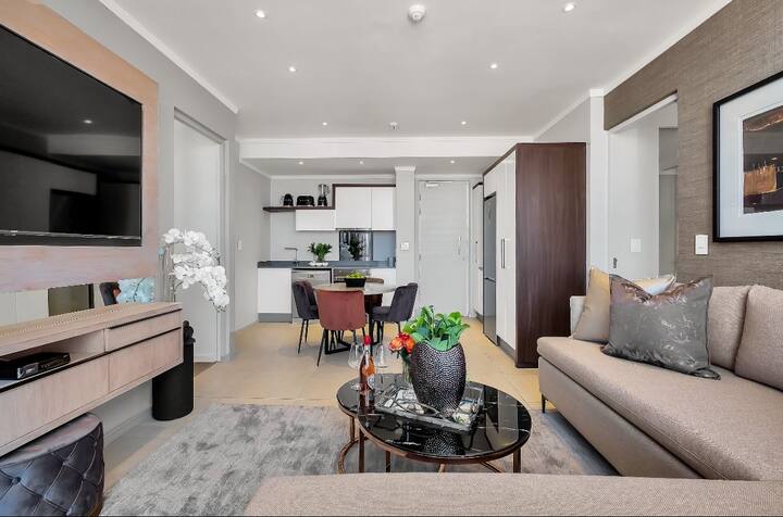 Elegance Awaits: Luxe 2-bedroom - Sandton