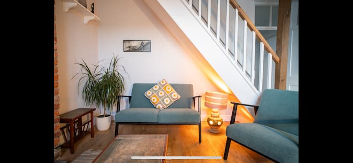 Traditional Stone Terraced Cottage - Bridport