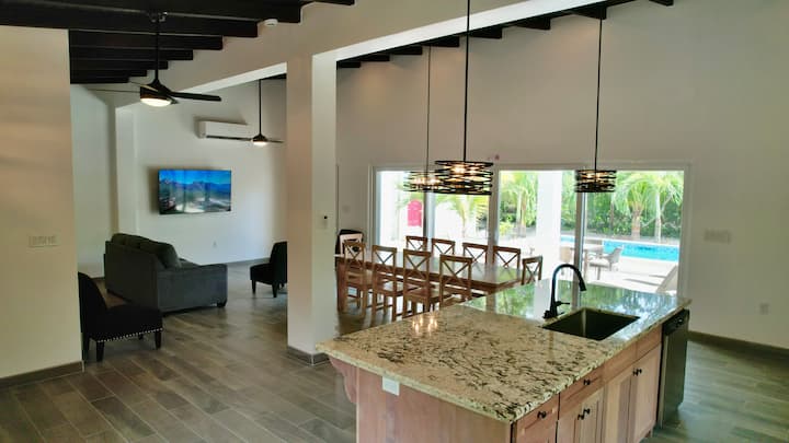 4 Bedroom- Compass Rose House - Belize