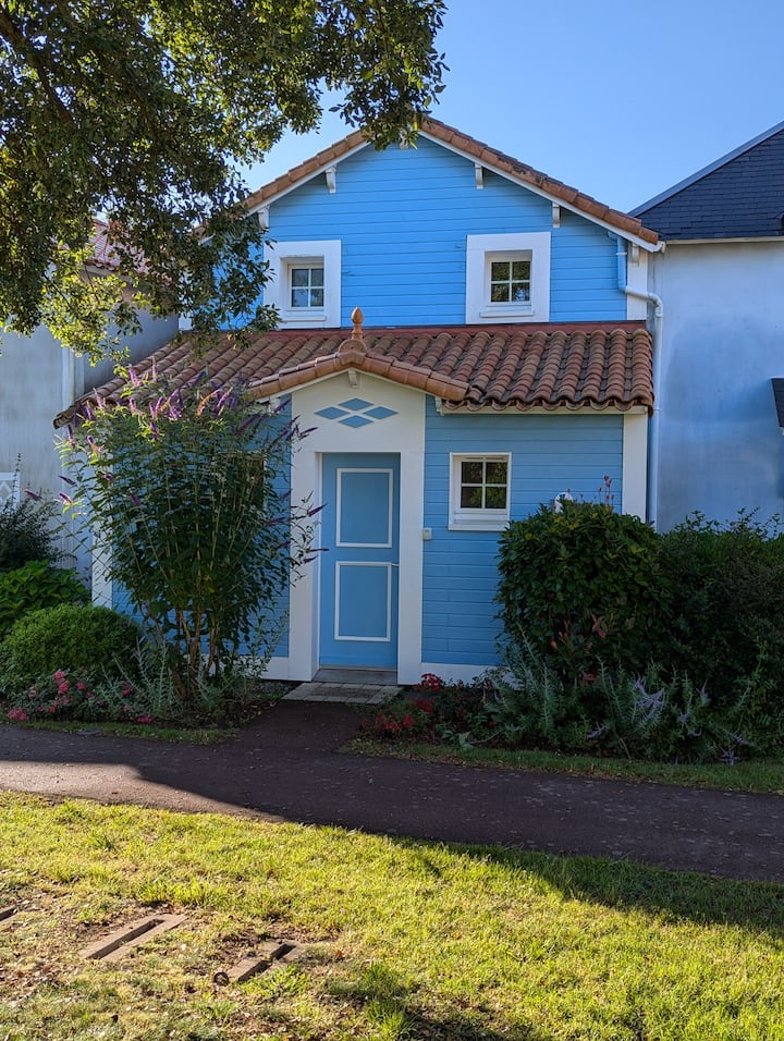 La Maison Bleue Du Bourgenay - Talmont-Saint-Hilaire