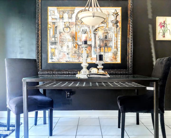 Bakerhaus  | 4.3 Miles To Beaches - Naples, FL