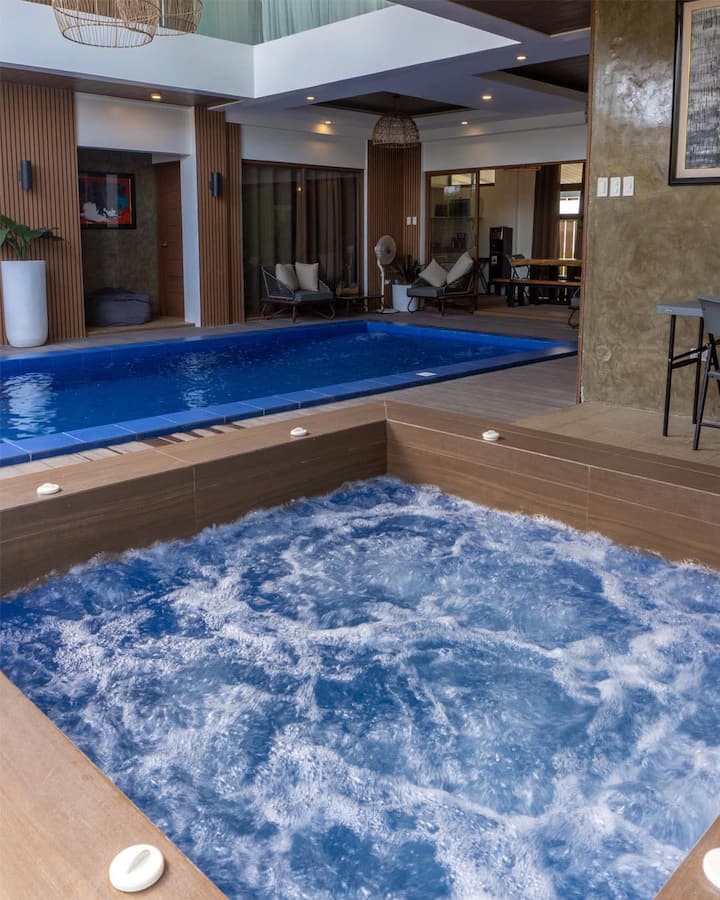 Paradise Beach Haus Jacuzzi And Pool Beachfront - Laiya