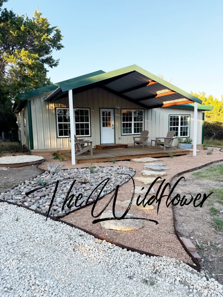 Unique, Fun, Country Cabin- 2.5 Miles To Downtown! - Glen Rose, TX