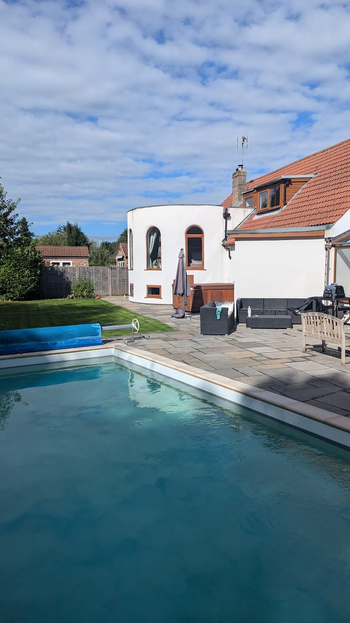 Unique 4 Bedroom Home With Pool And Hot Tub - Pocklington