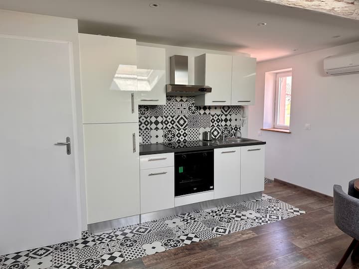 Appartement Centre Ville
4 Pers
Climatisé - Valence, France