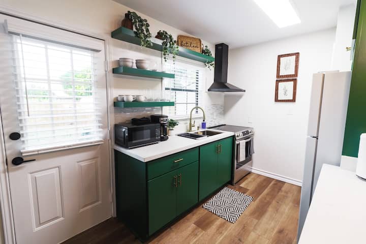 Cozy 3br House+spacious Backyard+pergola - Brownsville, TX