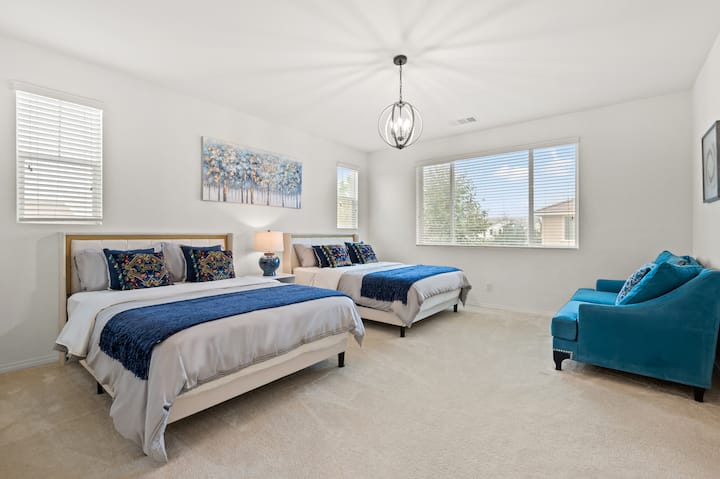 3000ft Airport Conferencecenter/3 Tvs/5br/3ba/7bd - Ontario, CA