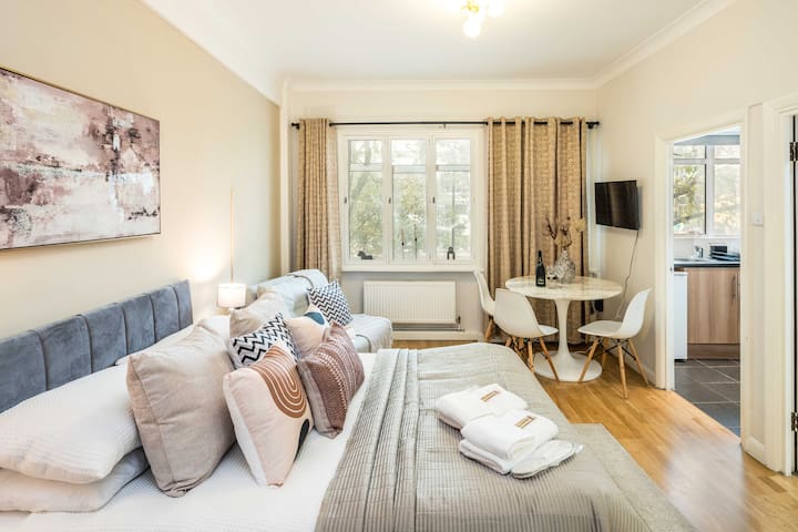 Stylish Euston Tottenham Retreat - London
