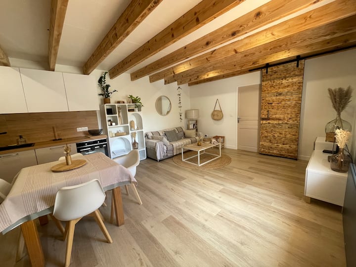 Maison De Village Lumineuse Avec Garage - Leucate