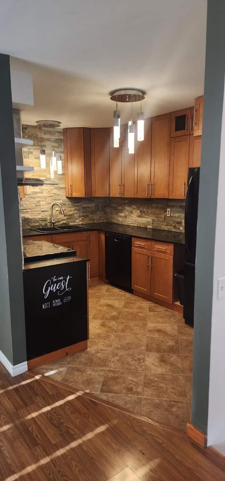 Cozy 3brm Close To Kam-airport - Kamloops