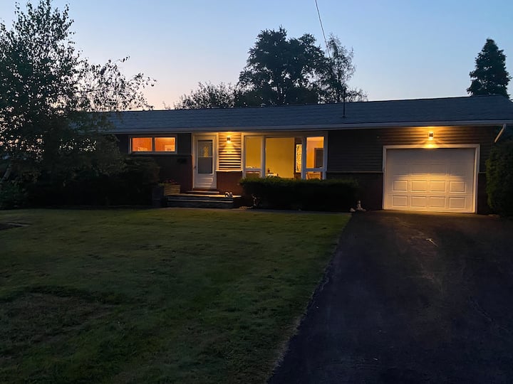 Charming New Hartford Ranch - Clinton, NY