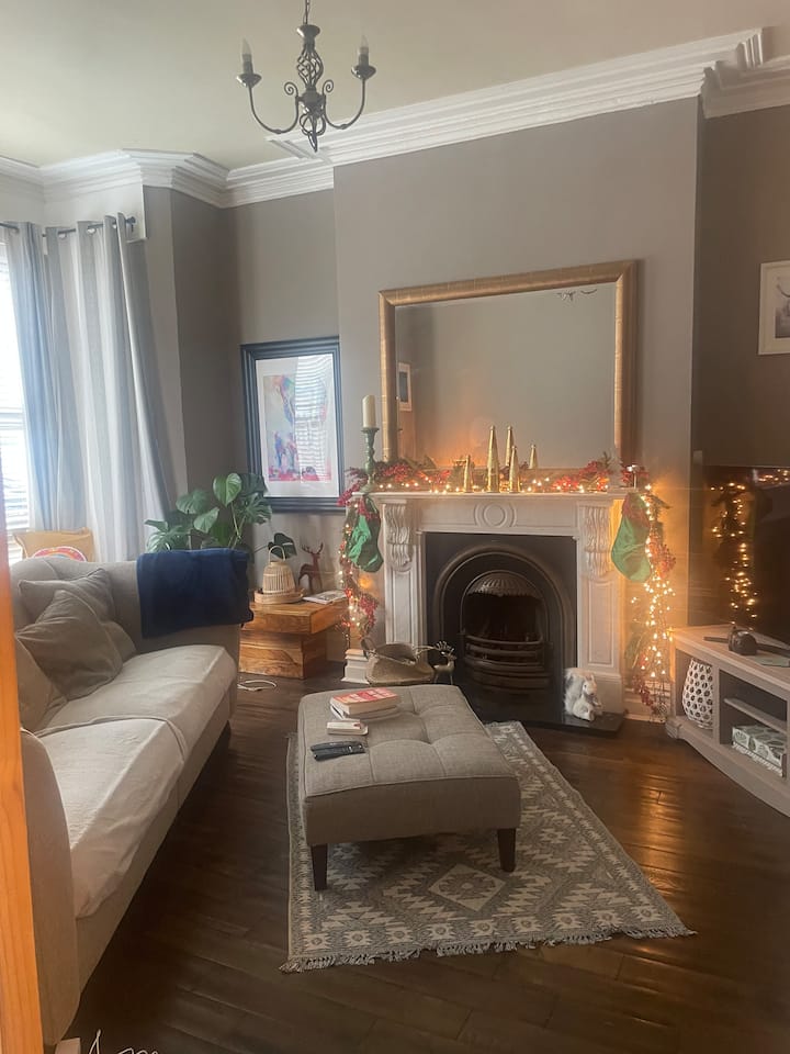 Spacious Welcoming & Walking Distance To Town - Plymouth