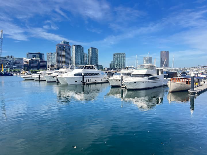 Docklands Apart With City Views-carpark Included - Australia