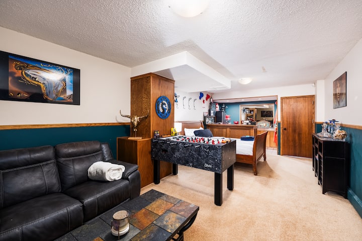 Luxury Country Home-w- *Hottub And Gym* *Sleeps 5* - Cypress Mountain, BC