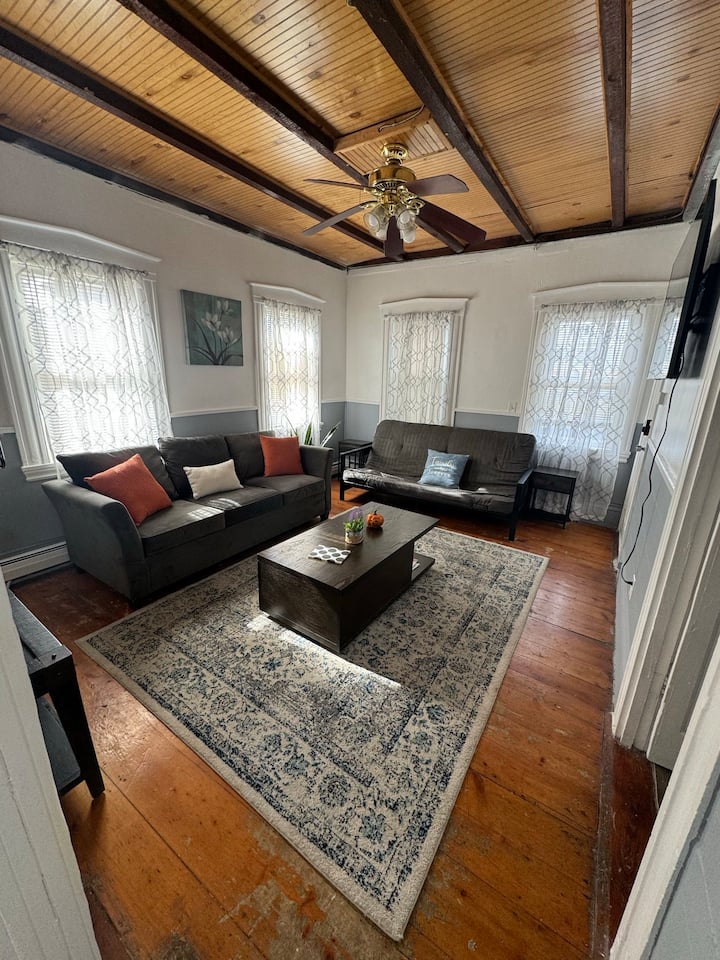 The Downstairs Apartment - 貝弗利
