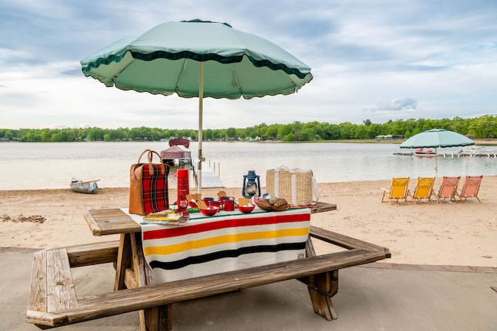 Superior Cabin: Kayaks + Winter Spa +Pontoon - Camp Snoopy, Muskegon