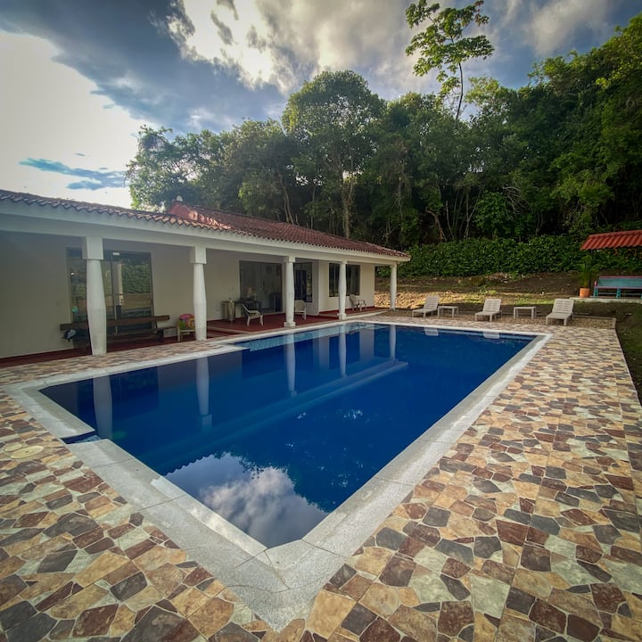 Casa De Campo Con Piscina Privada Cerca Al Lago - El Espinal