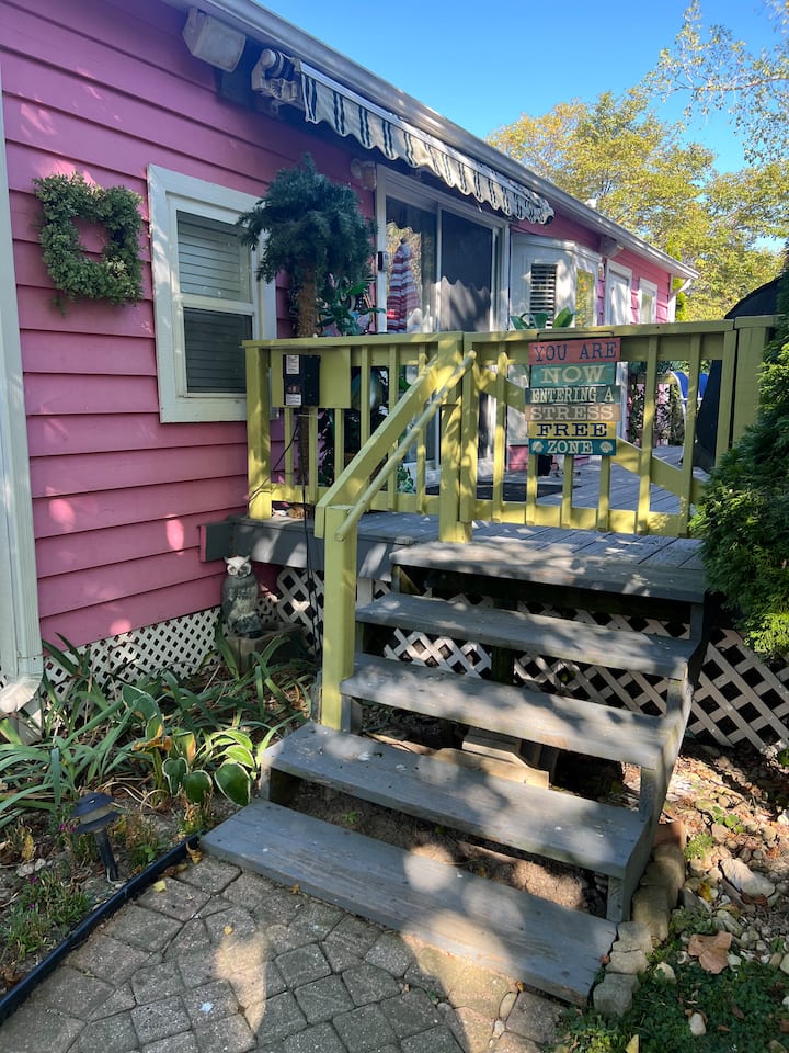 Pink Paradise Hazards Resorts - Kelleys Island, OH