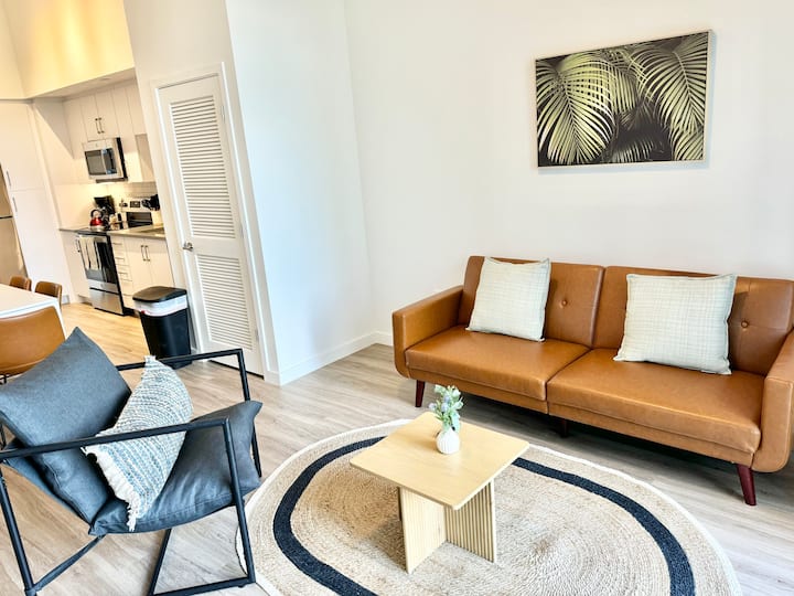 Luxury & Modern 2bed/1bath Palm Beach - Pool & Gym - 西棕櫚灘