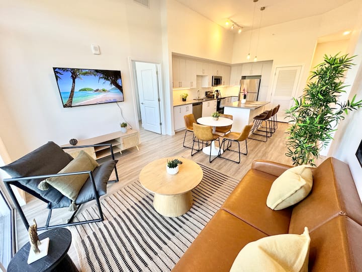 Luxury & Modern 2bed/2bath Palm Beach - Pool & Gym - West Palm Beach, FL