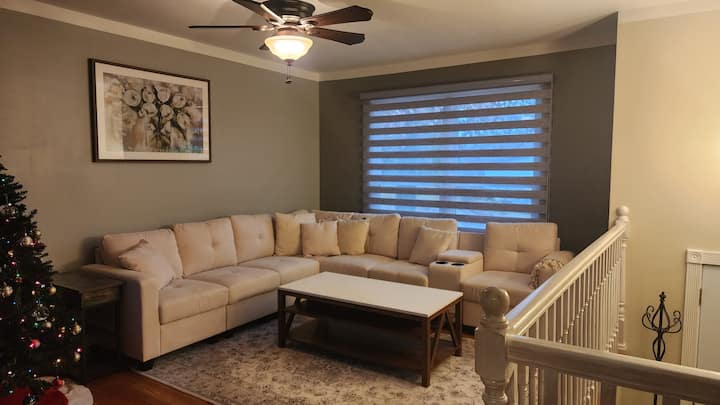 Spacious, Cozy Home In St. Louis - Kirkwood, MO