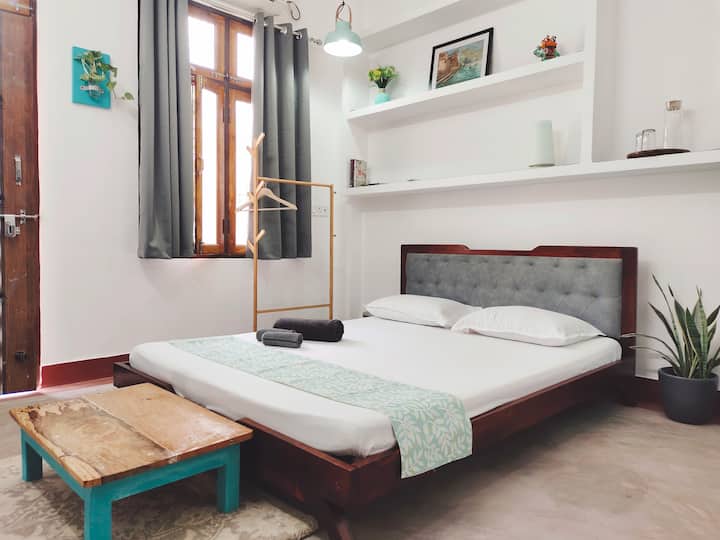 Dharitri - River View 4bhk Near Assi Ghat - Varanasi