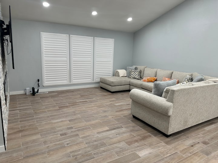 Spacious Cozy  5br Oasis’retreat With Private Pool - Modesto, CA