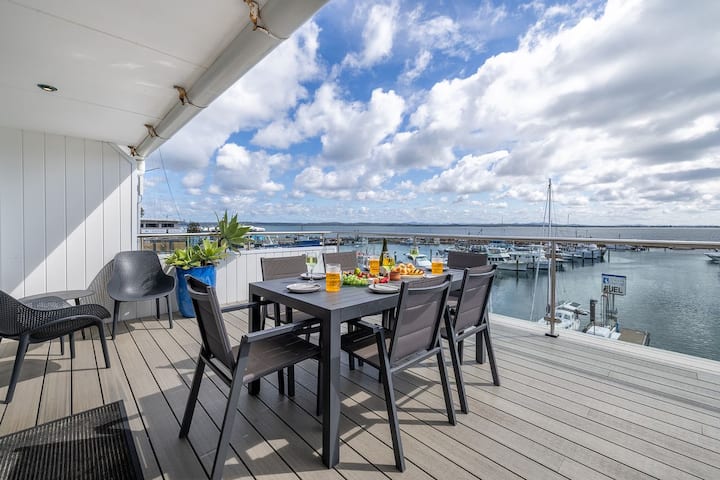 Crows Nest Marina View Apartment - Wifi, Aircon - Soldiers Point