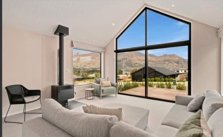 Wanaka Views | Outdoor Area | Games Room Sleeps 8 - Wanaka