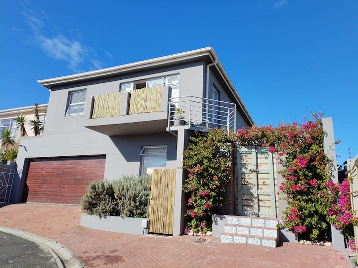 Blouberg Breeze Collective-beach Stays For Groups - Parklands