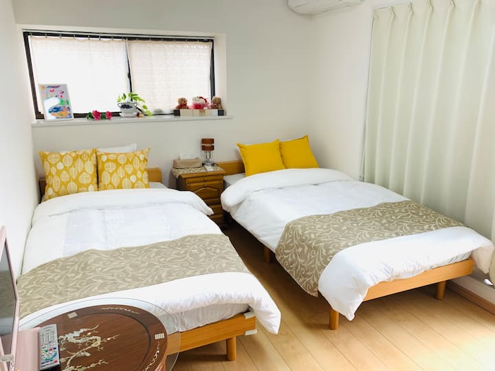 シェアハウス内の個室。最大六名様ご利用いただけます、各部屋は鍵付きで、独自のお部屋です。 - Machida