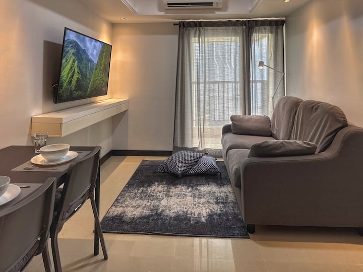 Smart 1br Apartment 55"tv Stylish Kuningan Jakarta - Jakarta