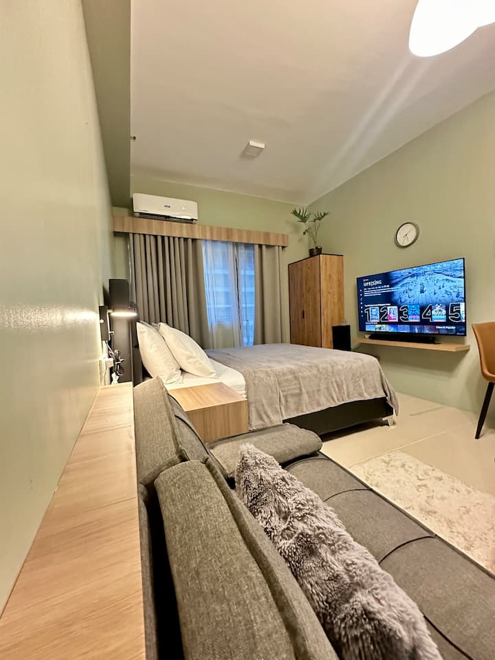 Jonastay- Contemporary- Fame Residences - Pasig