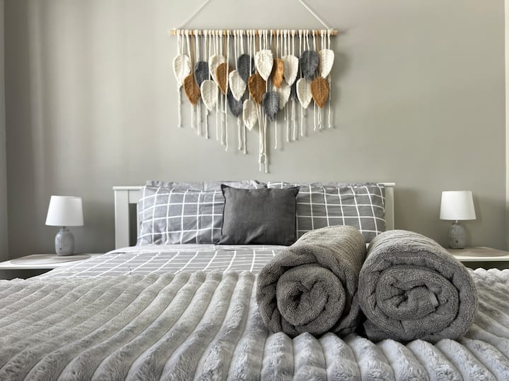 Self-contained Comfort Studio With Wifi & Parking - Perth