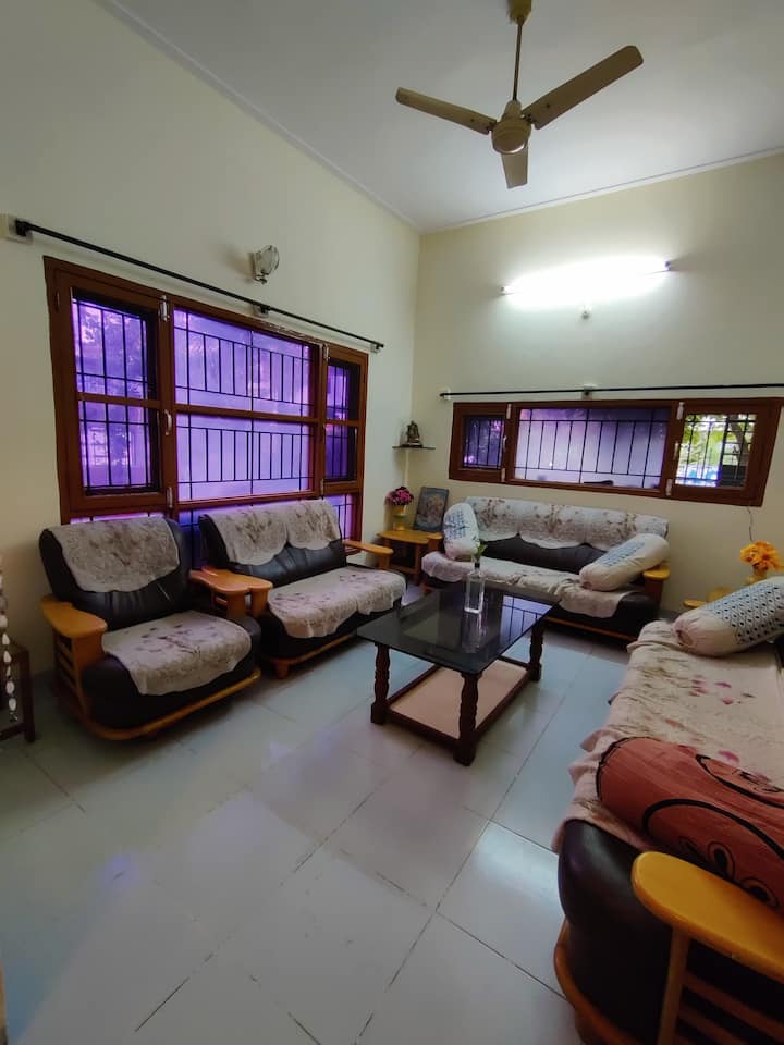 Spacious Bungalow With All Basic Amenities. - Indore