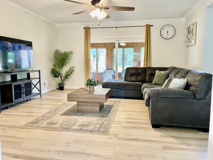 Monthly Comfort -Sleeps 12, Gym, Parking, Wi-fi - Springfield, MO