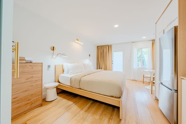 Deluxe King Studio, Pool View - Fort Lauderdale