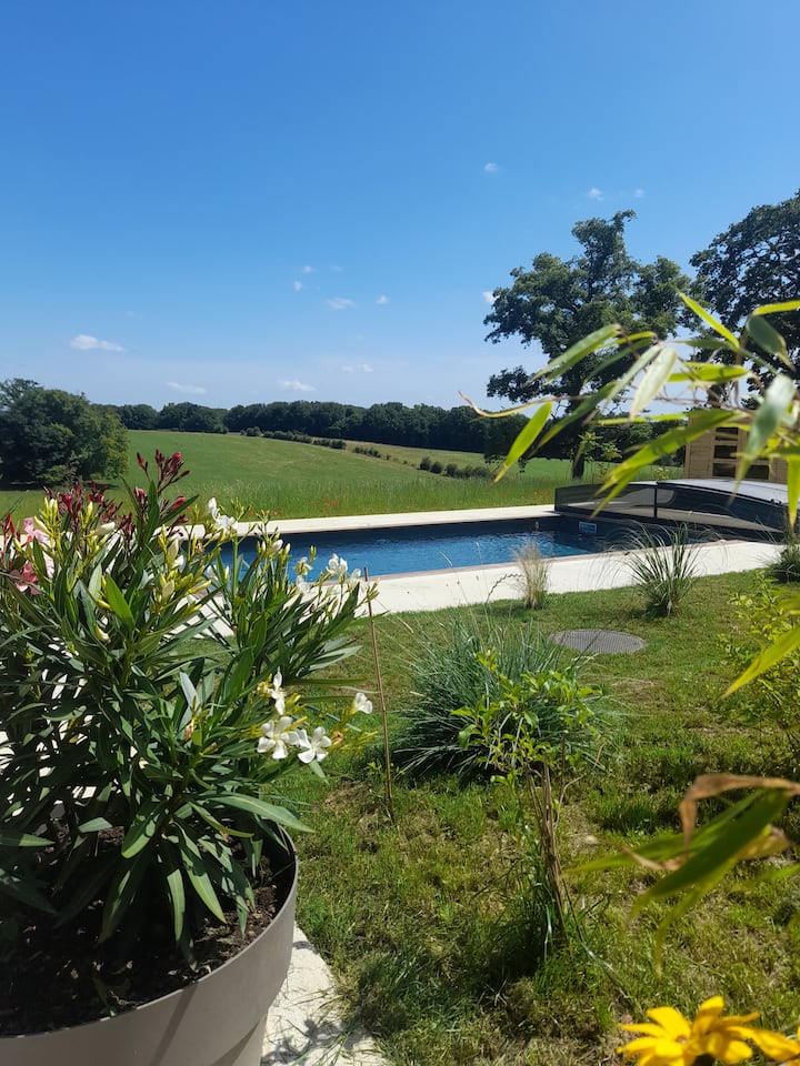 Maison Paisible Et Confortable.
14 Personnes - Frankreich