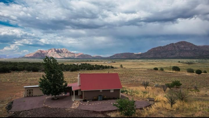 Apple Valley Retreat - Zion National Park