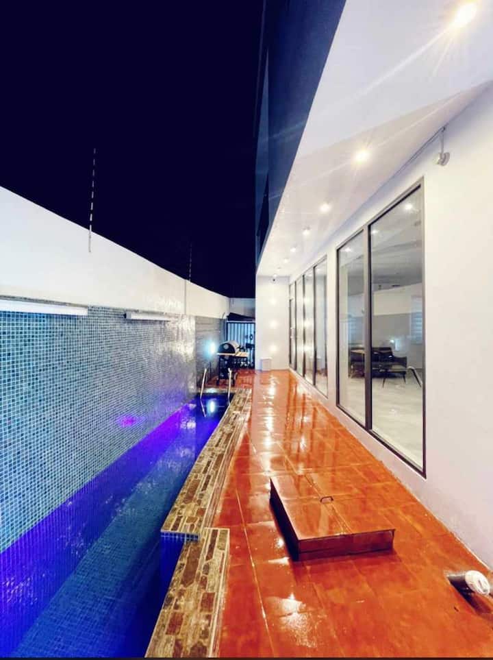 3 Beds, Pool, With Inhouse Chef - Accra