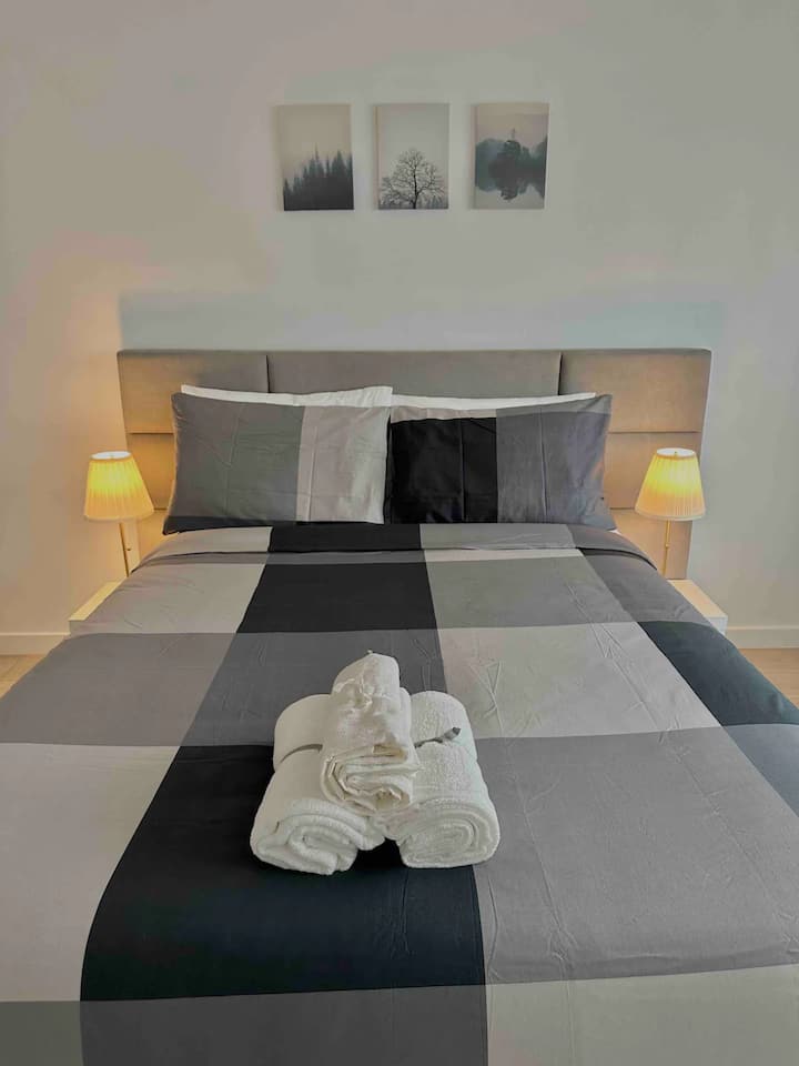 Stylish & Spacious Apartment @Sunset Strip - West Hollywood, CA