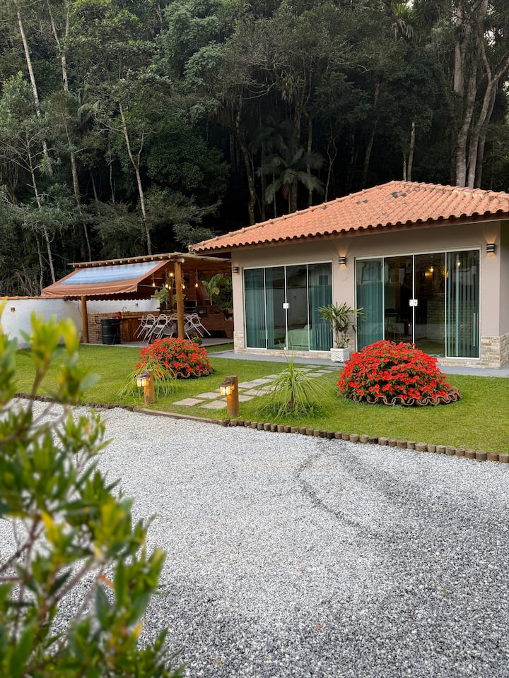 Com Hidromassagem| Riacho Privativo| Churrasqueira - Nova Friburgo