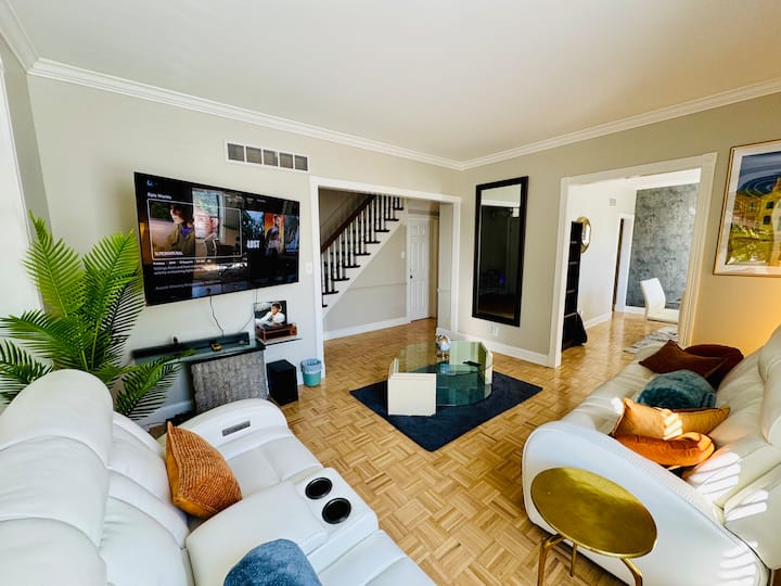 Charming City Center Gem | Clean, Cozy & Walkable - St. Louis, MO