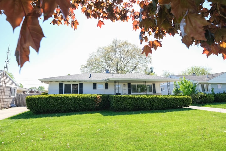 Newly Renovated 3 Br - Walk To Nd - South Bend, IN