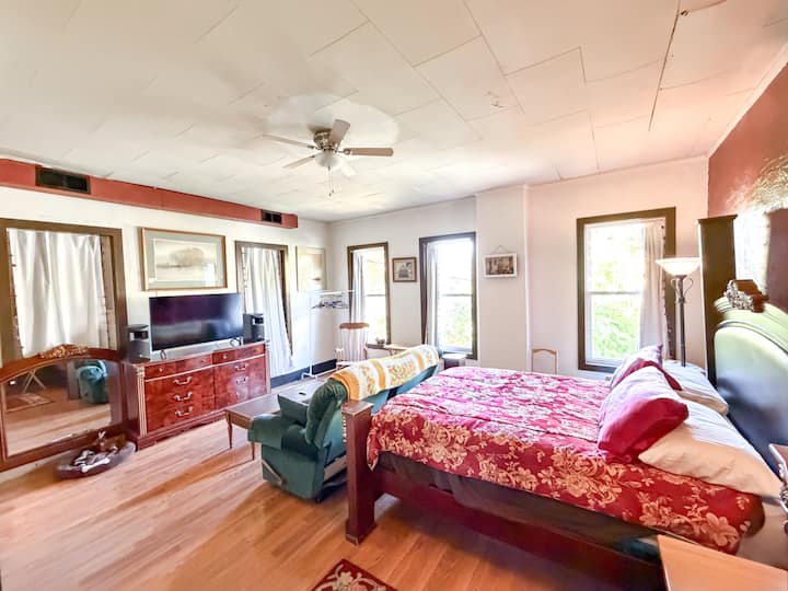 Project Southtown,  Expand! - Springfield, IL