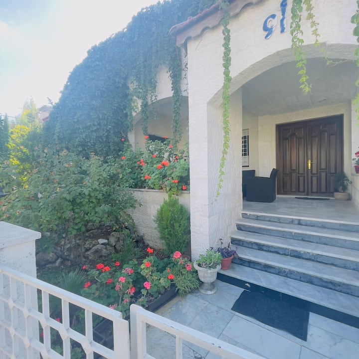 Grand, Central, Luxurious Villa. - Amman