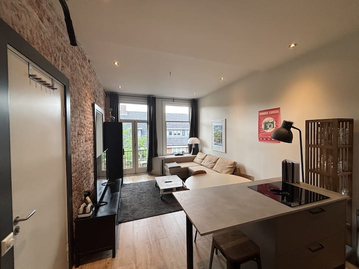 Spacious Apartment (15’ By Tram To Center Adam) - Amstelveen