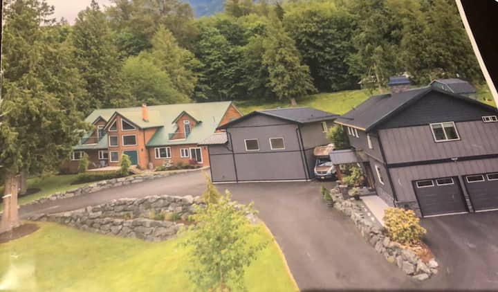 Parties | Events | Private Space| Sleeps 26+ - Chilliwack