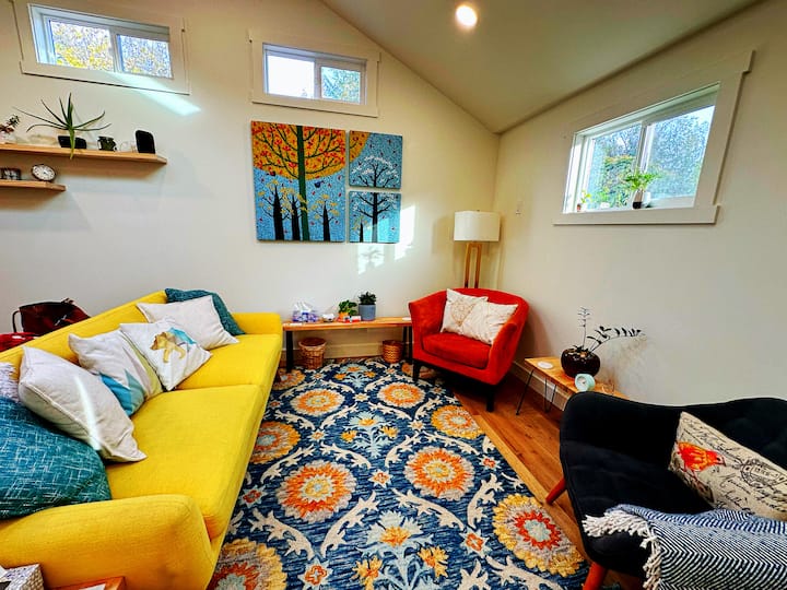 Cute, Bright Ballard Studio - Seattle, WA