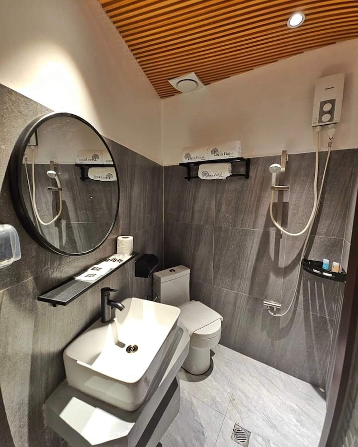 Terra Hotel's Executive Room 3 (20sqm) - Cavite City